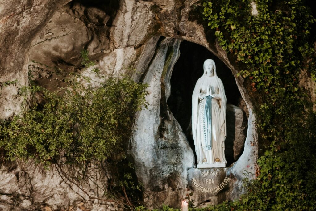 Marian Apparitions in Catholic Theology, Culture, and History ...